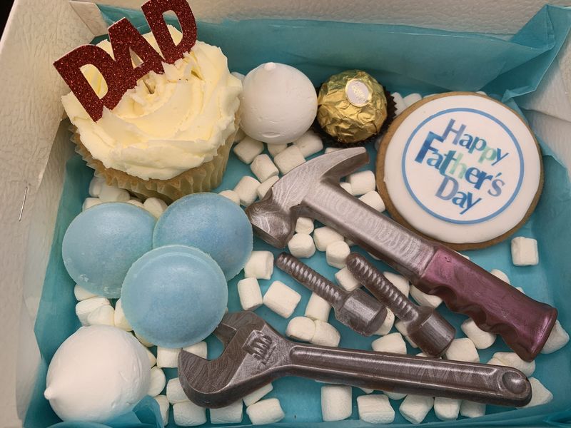 Father's day treat box - cakes unlimited uk