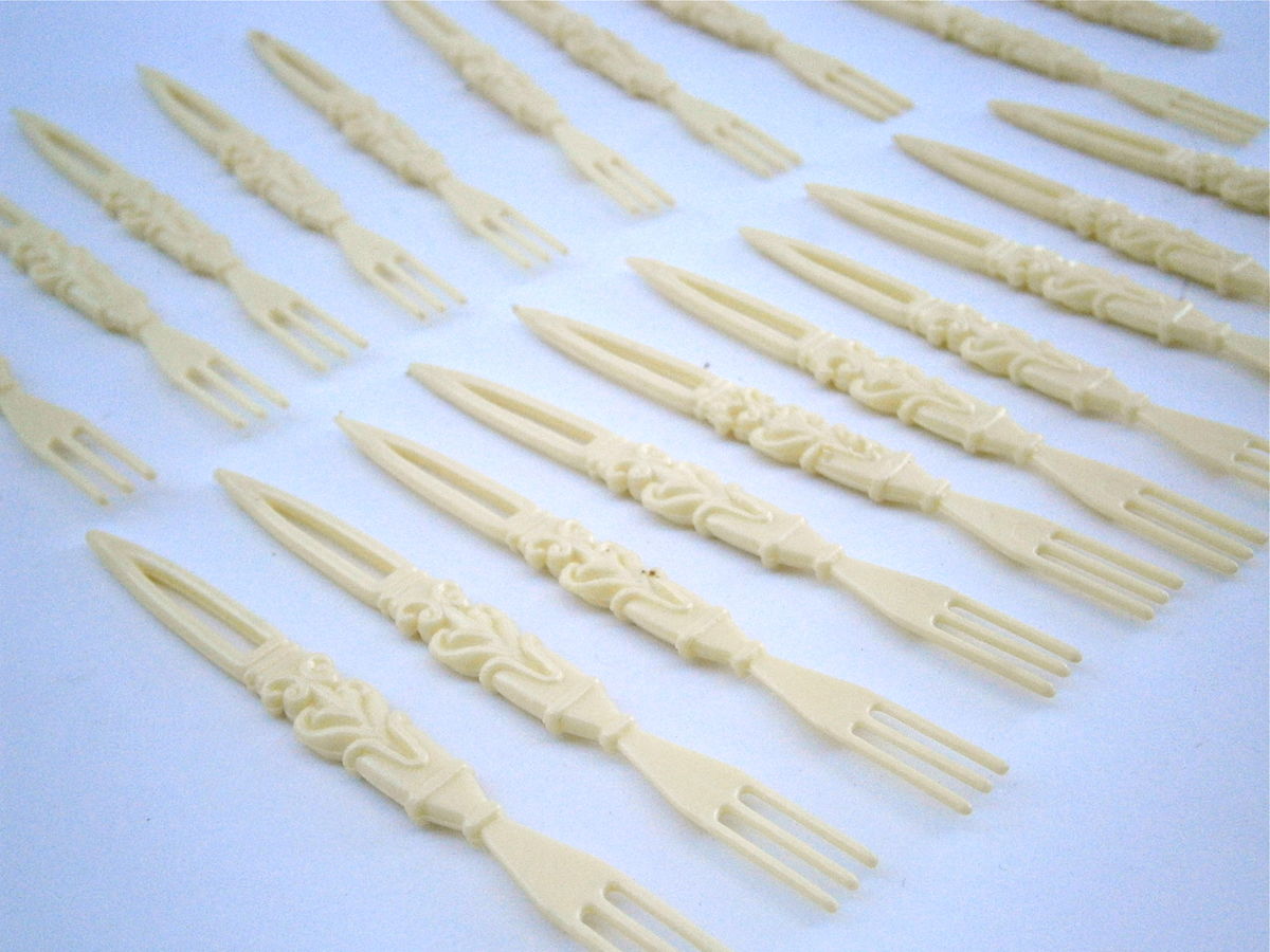 Vintage Faux Ivory Toothpick Holder Flower Plastic Appetizer Miniature ...
