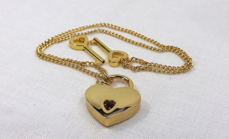 Locking Jewelry Gold color heart lock necklace gift for her submissive ...