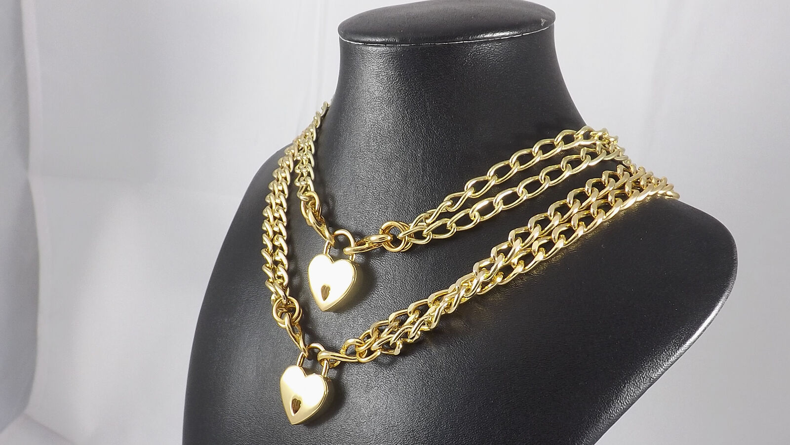 Chains Comparison - Pinch the Muse