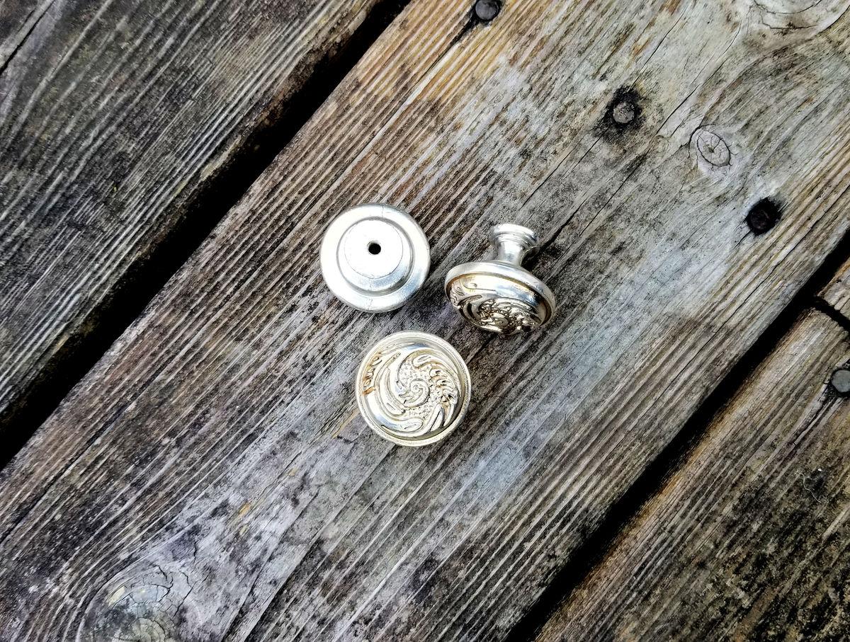 Vintage Inspired Ornate Silver & Champagne Knob - Magical Beans Home