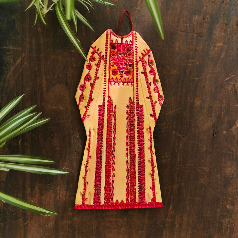 Palestinian tatreez clay thobe - Ramallah - Wall art - by Bint El Shams ...