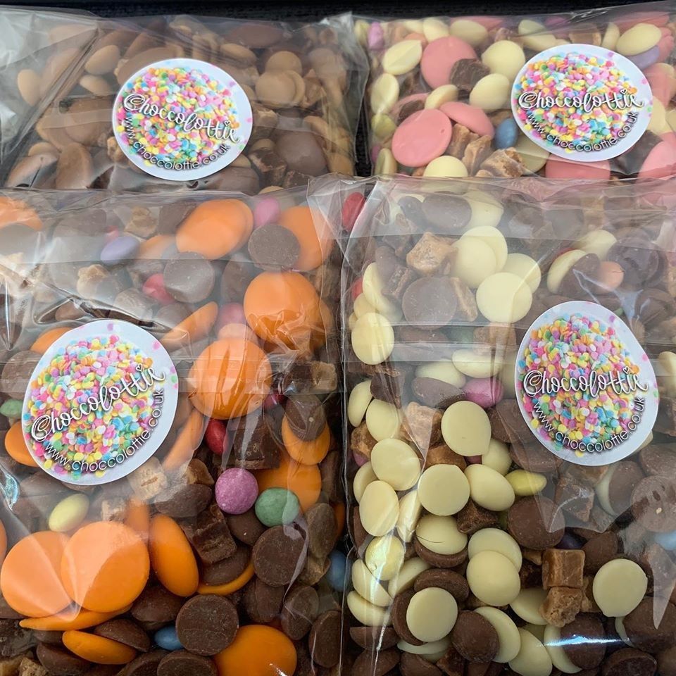 Personalised cake trays - cakes unlimited uk