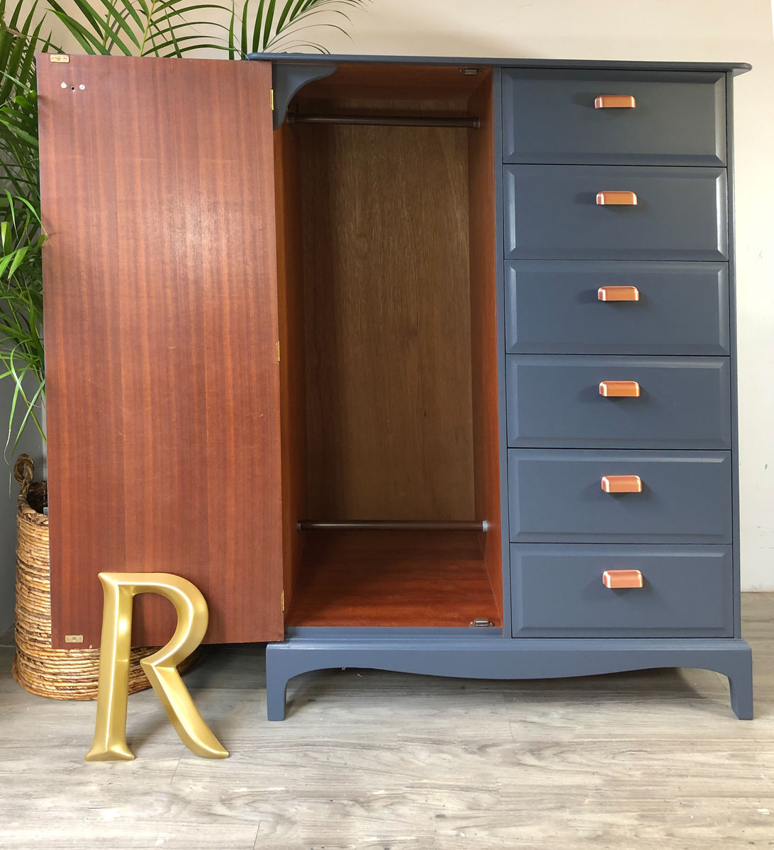 Stag Minstrel Gentleman’s Wardrobe - Roosters